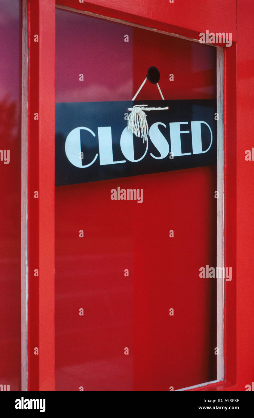 Shop closed metaphor hi-res stock photography and images - Alamy