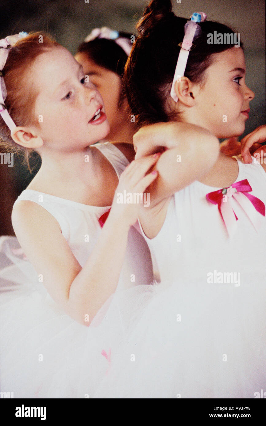 Side profile of two ballet dancers dancing Stock Photo - Alamy