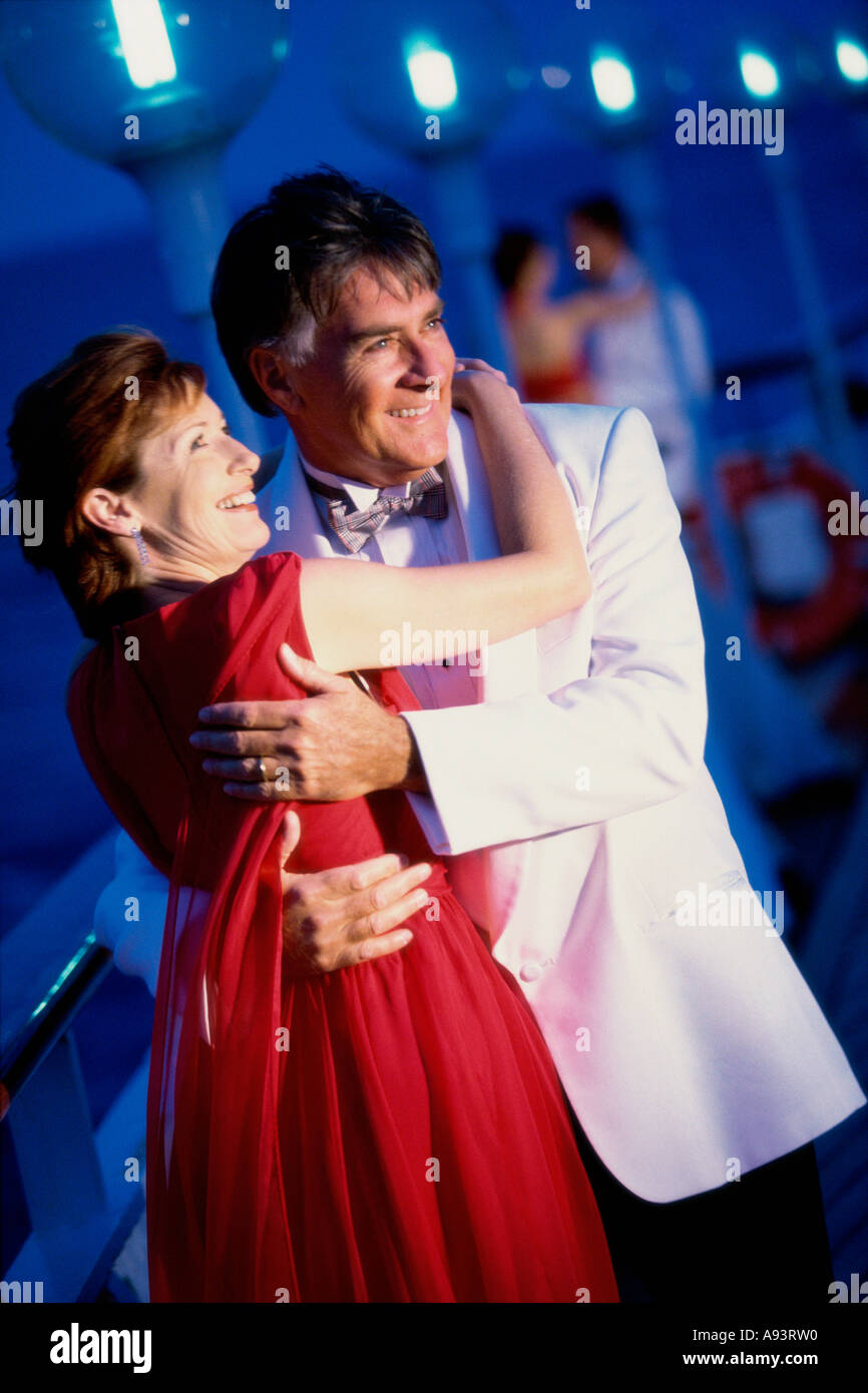 Cruise ship couple dance hi-res stock photography and images - Alamy