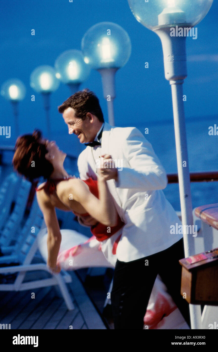 Cruise ship couple dance hi-res stock photography and images - Alamy