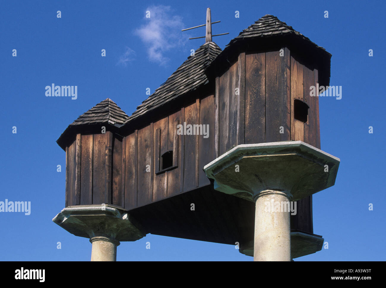 Wood pigeon housing hi-res stock photography and images - Alamy