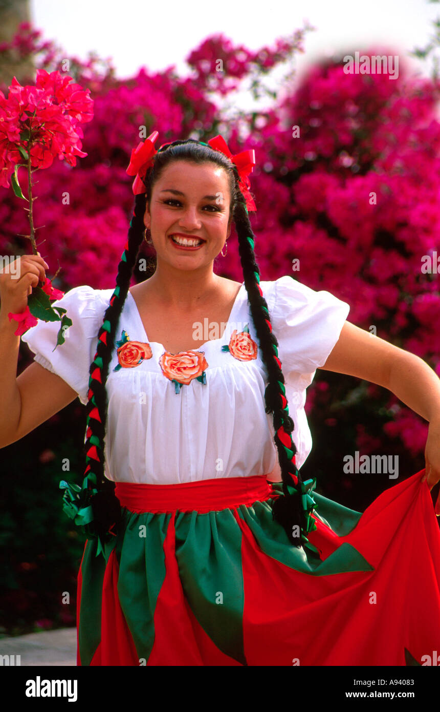 Colorful lady dancer in Oaxaca Mexico Stock Photo - Alamy