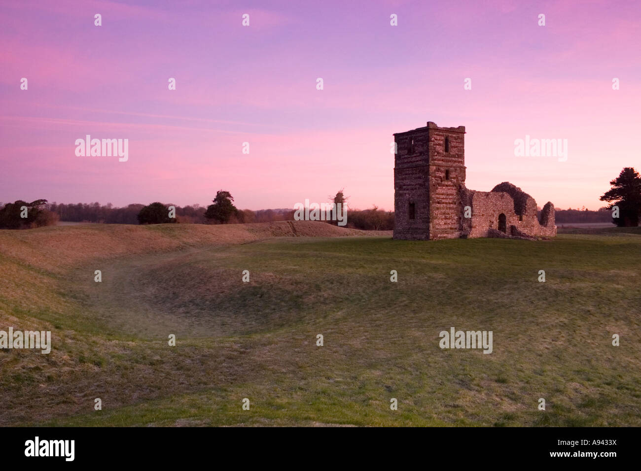Neolithic earthworks hi-res stock photography and images - Alamy
