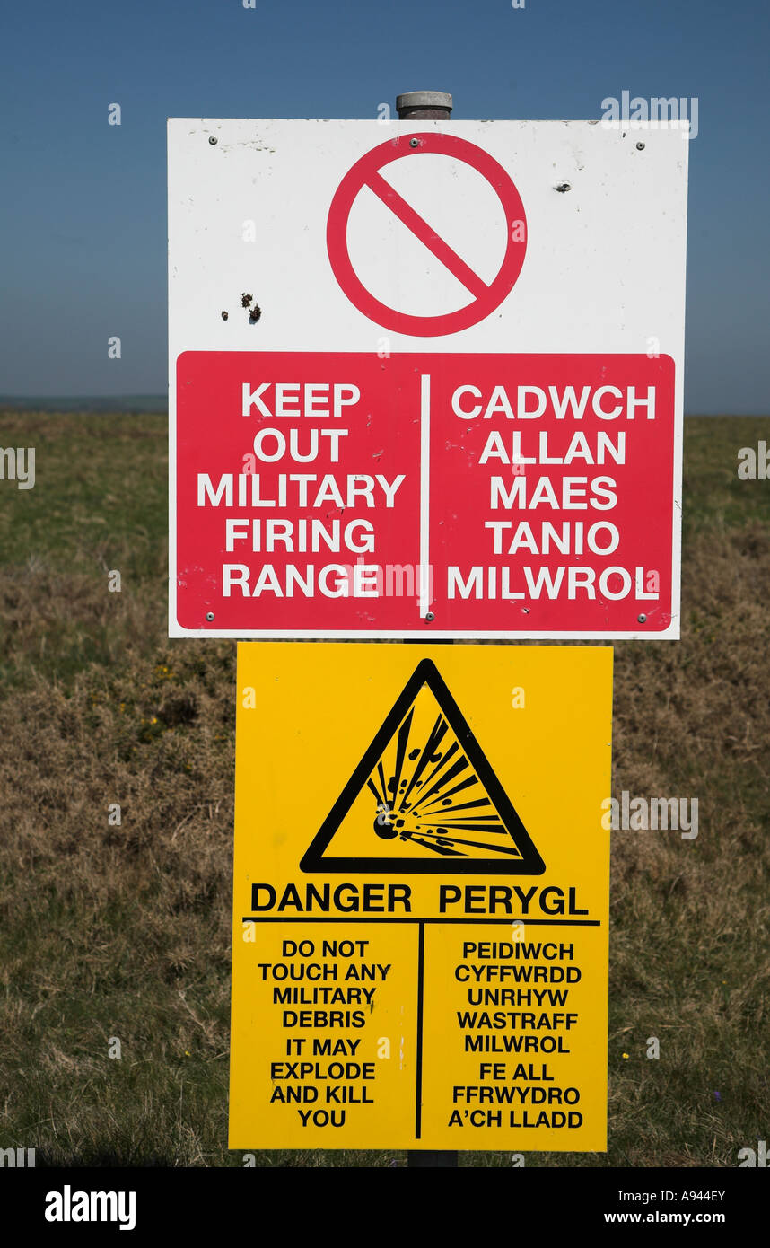 Danger sign at castlemartin military firing range hi-res stock ...