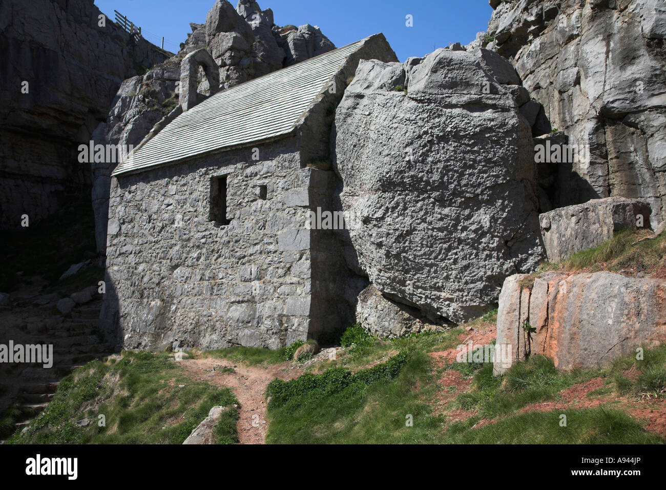 Saint govan hi-res stock photography and images - Alamy