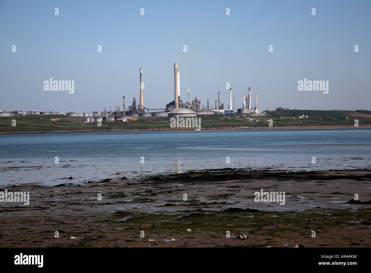 Texaco oil refinery hi-res stock photography and images - Alamy