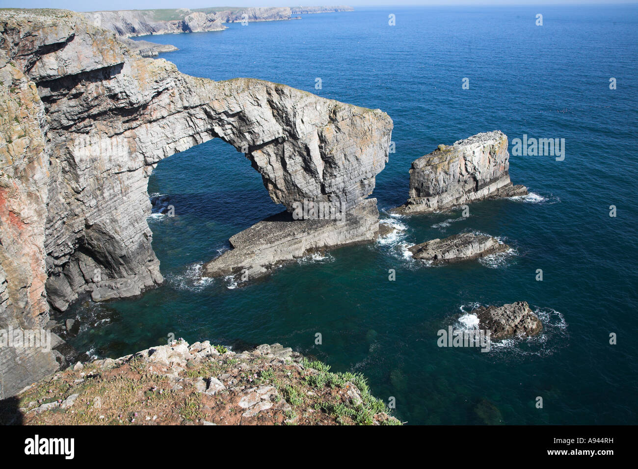 The Green Bridge of Wales, natural coastal arch, Castlemartin ...