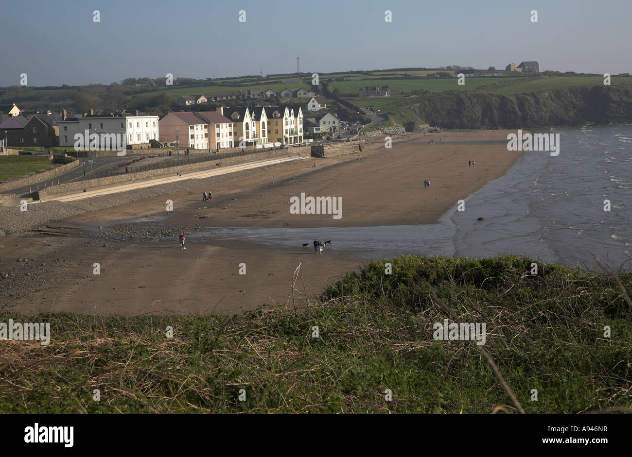 Broad haven beach looking south hi-res stock photography and images - Alamy