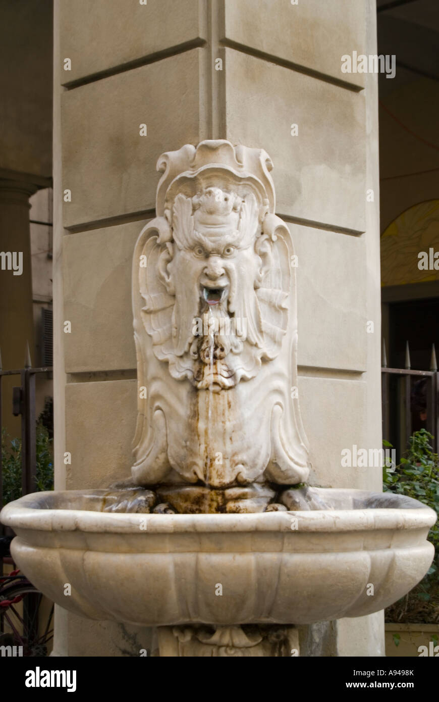 Water fountain spurt pond hi-res stock photography and images - Alamy