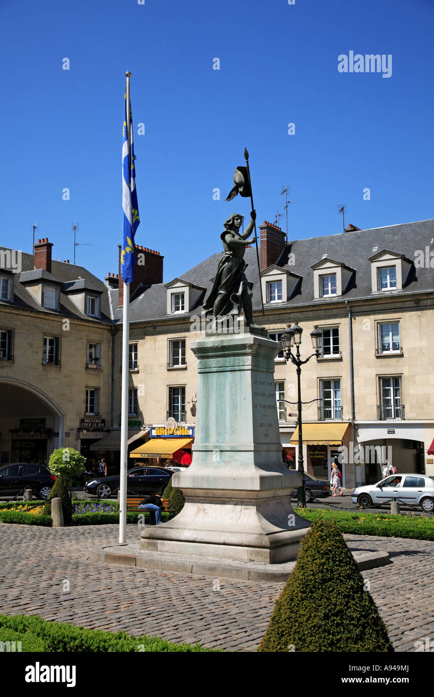 Statue of Joan of Arc in the Place d' Hôtel de Ville at Compiègne Stock ...