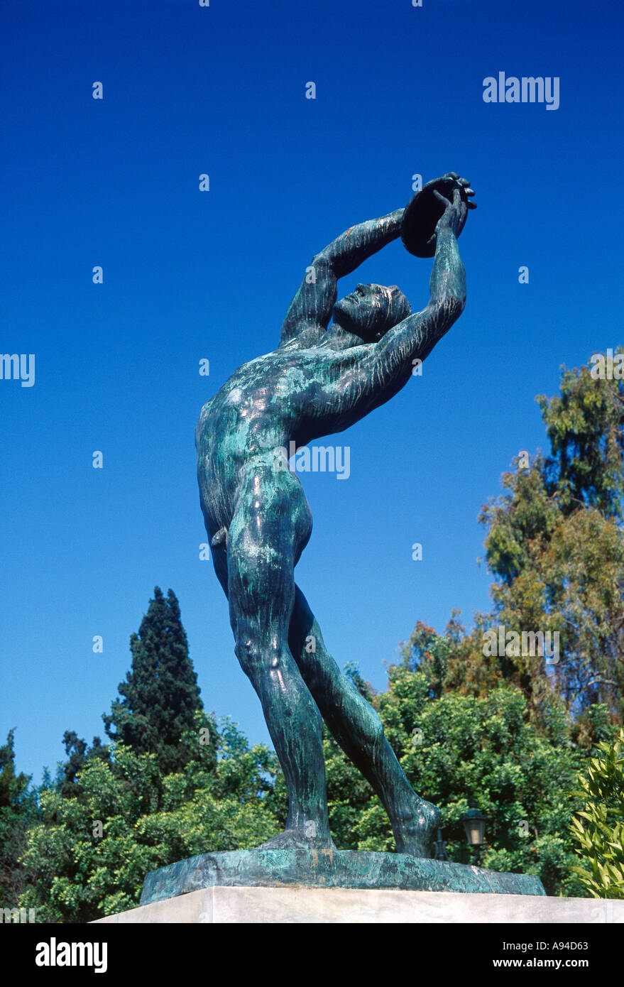 Statue athlete hi-res stock photography and images - Alamy