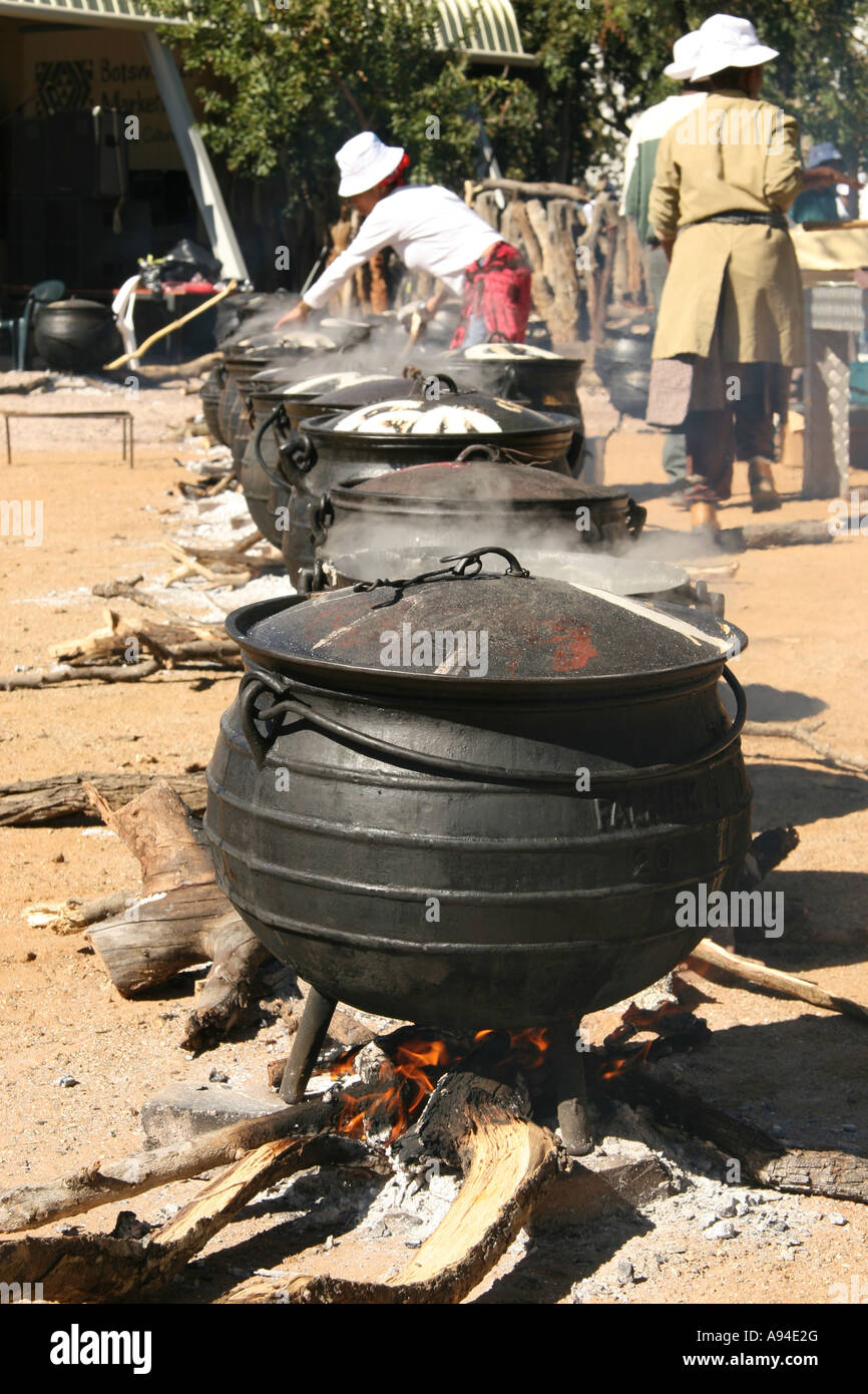 Feast cooking pots hi-res stock photography and images - Alamy