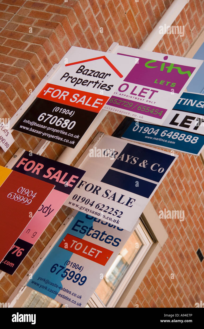 House To Let Board High Resolution Stock Photography and Images - Alamy