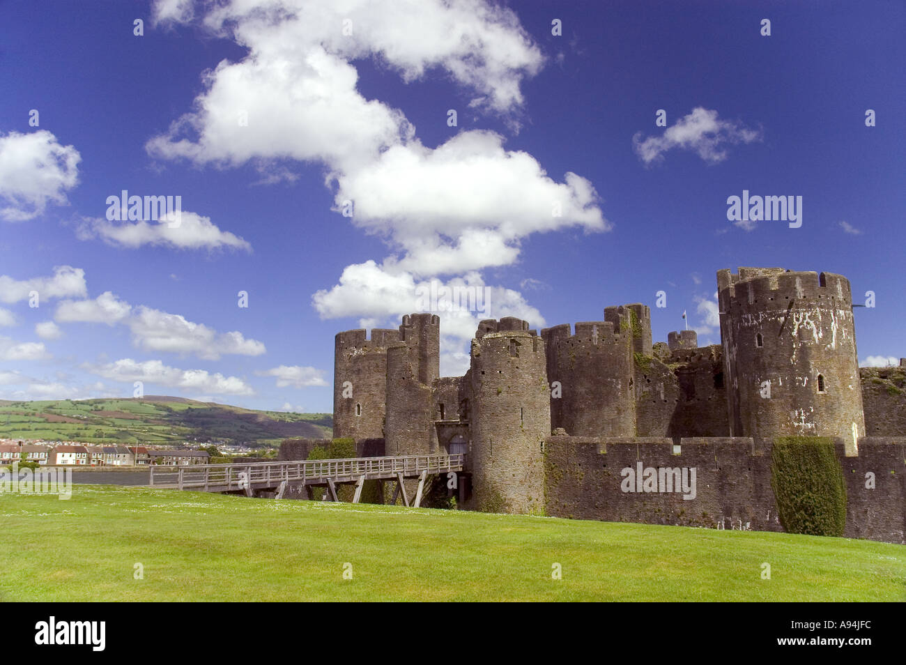 Caerphilly castle wales summer hi-res stock photography and images - Alamy