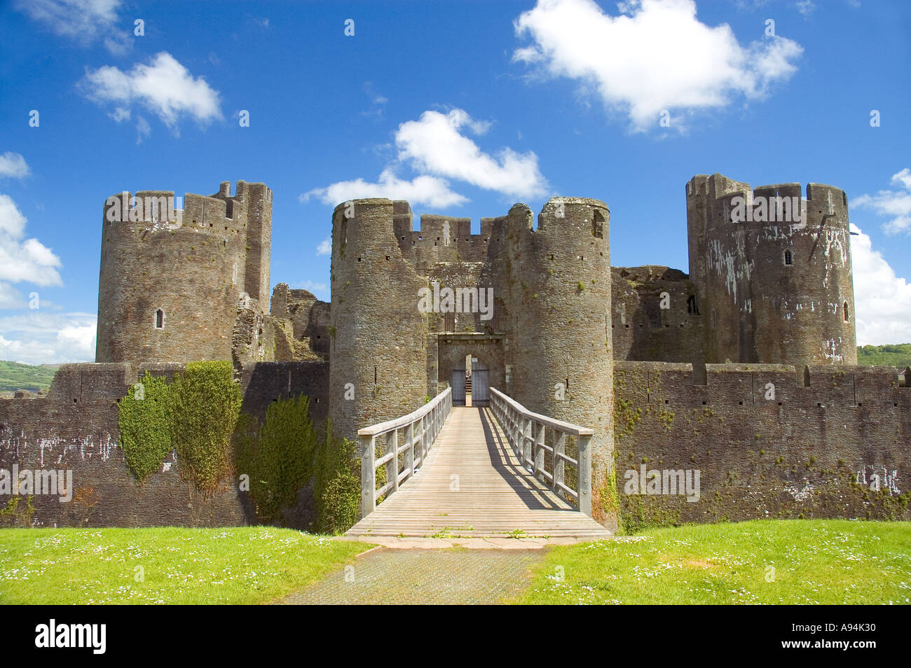 View castle caerphilly in hi-res stock photography and images - Alamy