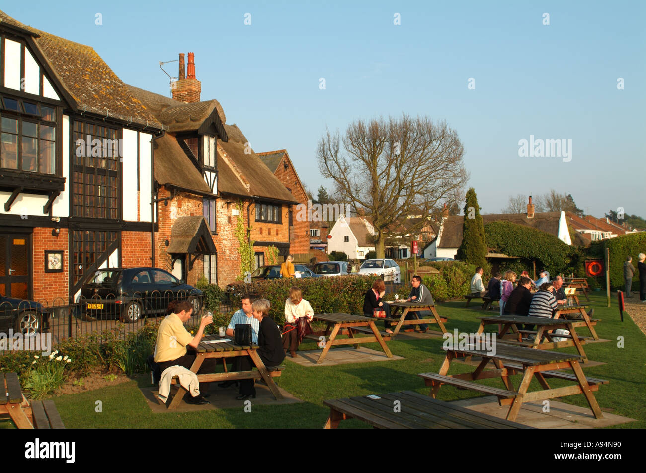 Thatching a lawn hi-res stock photography and images - Alamy