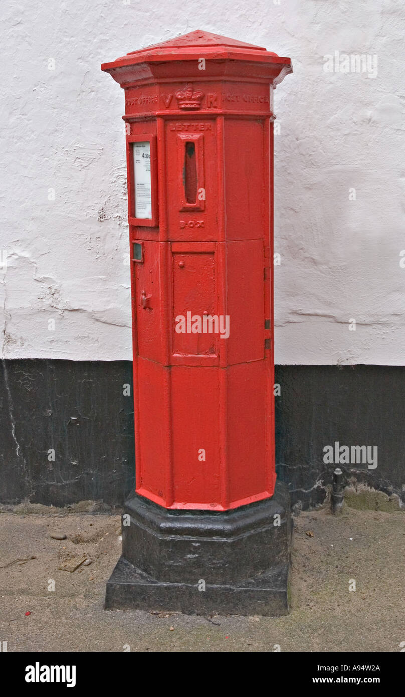 Victorian letterbox hi-res stock photography and images - Alamy