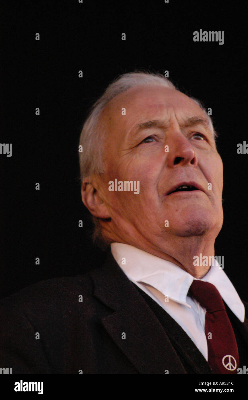 Labour mp tony benn hi-res stock photography and images - Alamy
