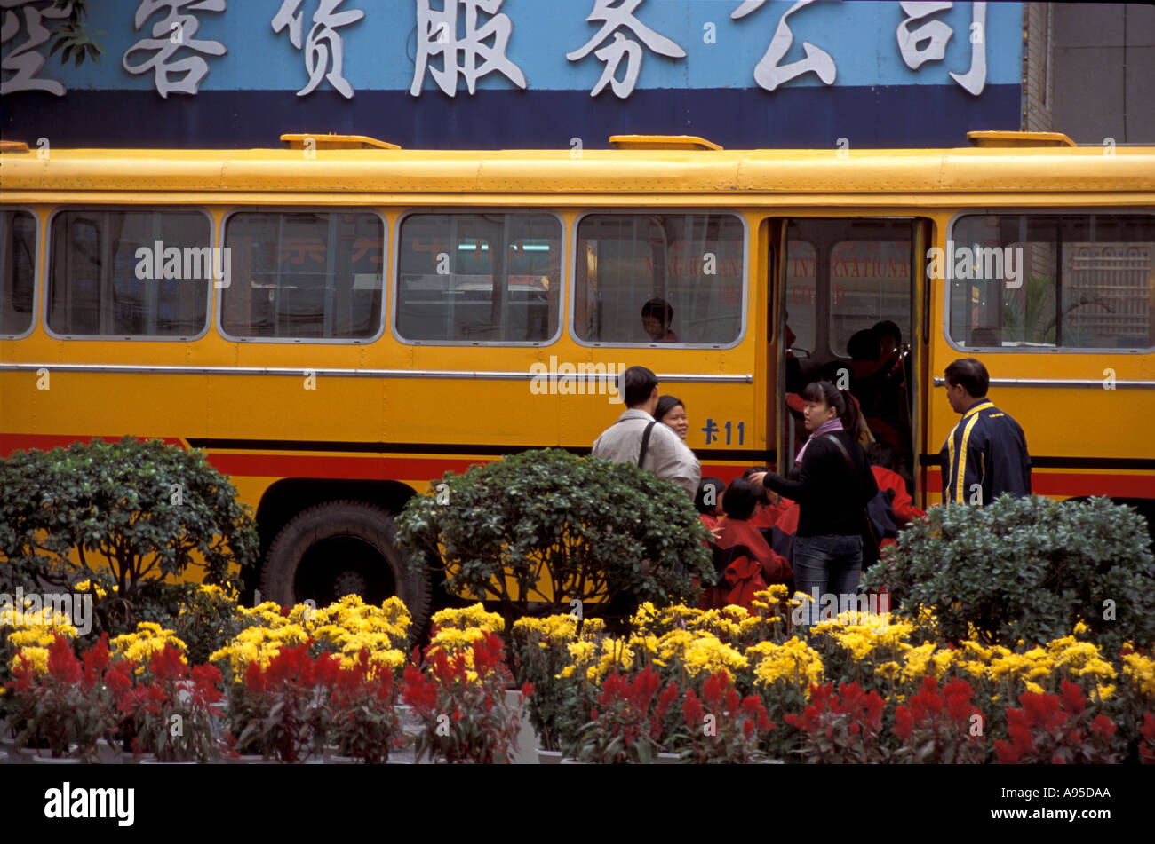 Chinese school bus hi-res stock photography and images - Alamy
