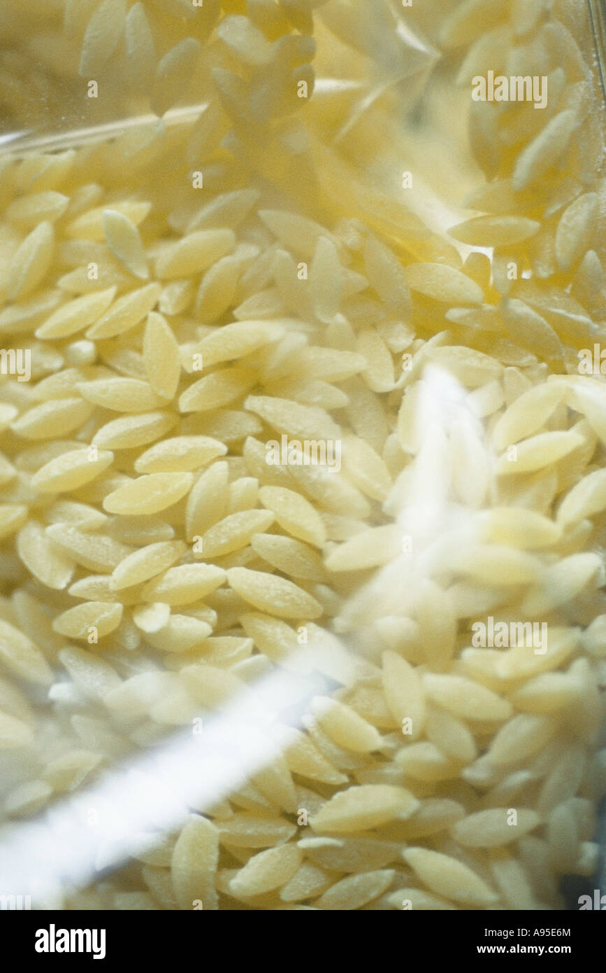 Uncooked orzo pasta hi-res stock photography and images - Alamy