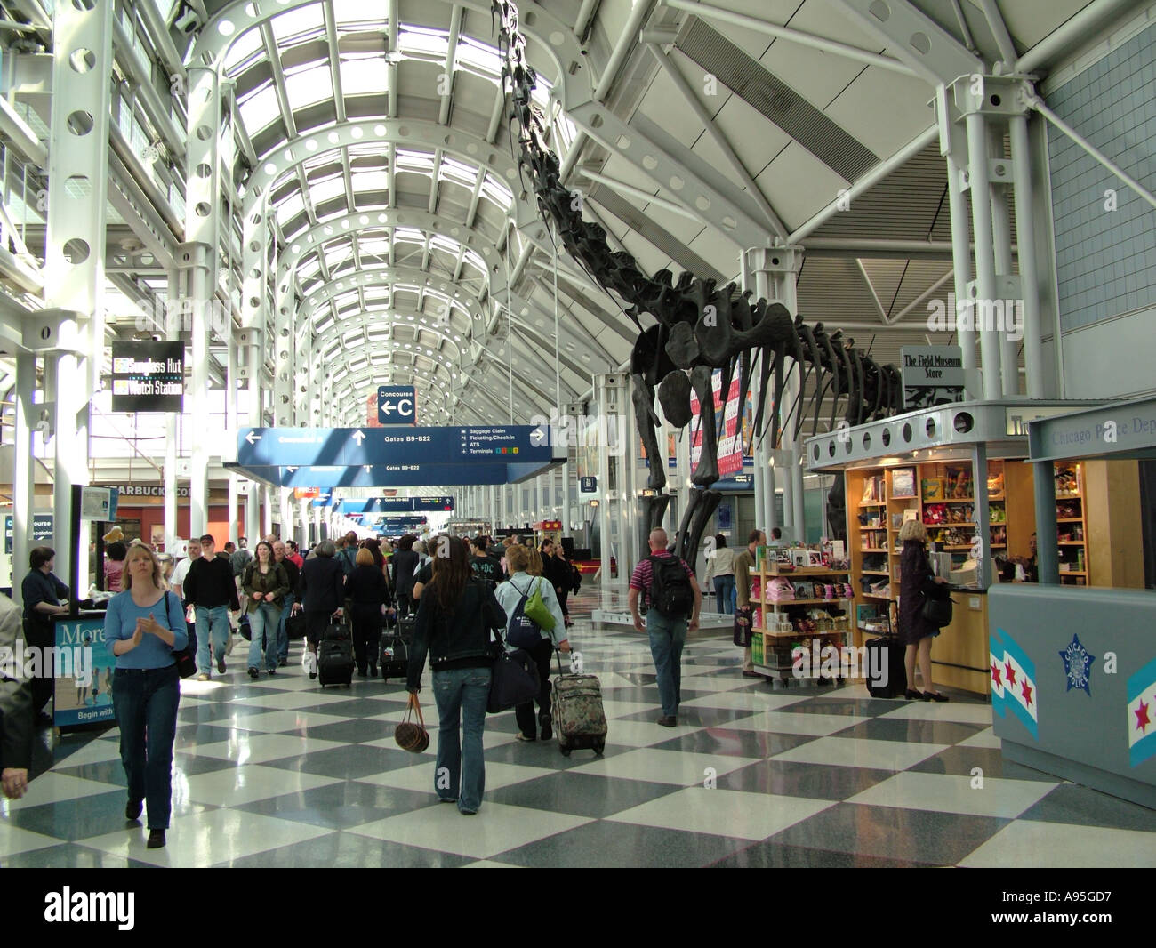 Chicago and north western terminal hi-res stock photography and images ...