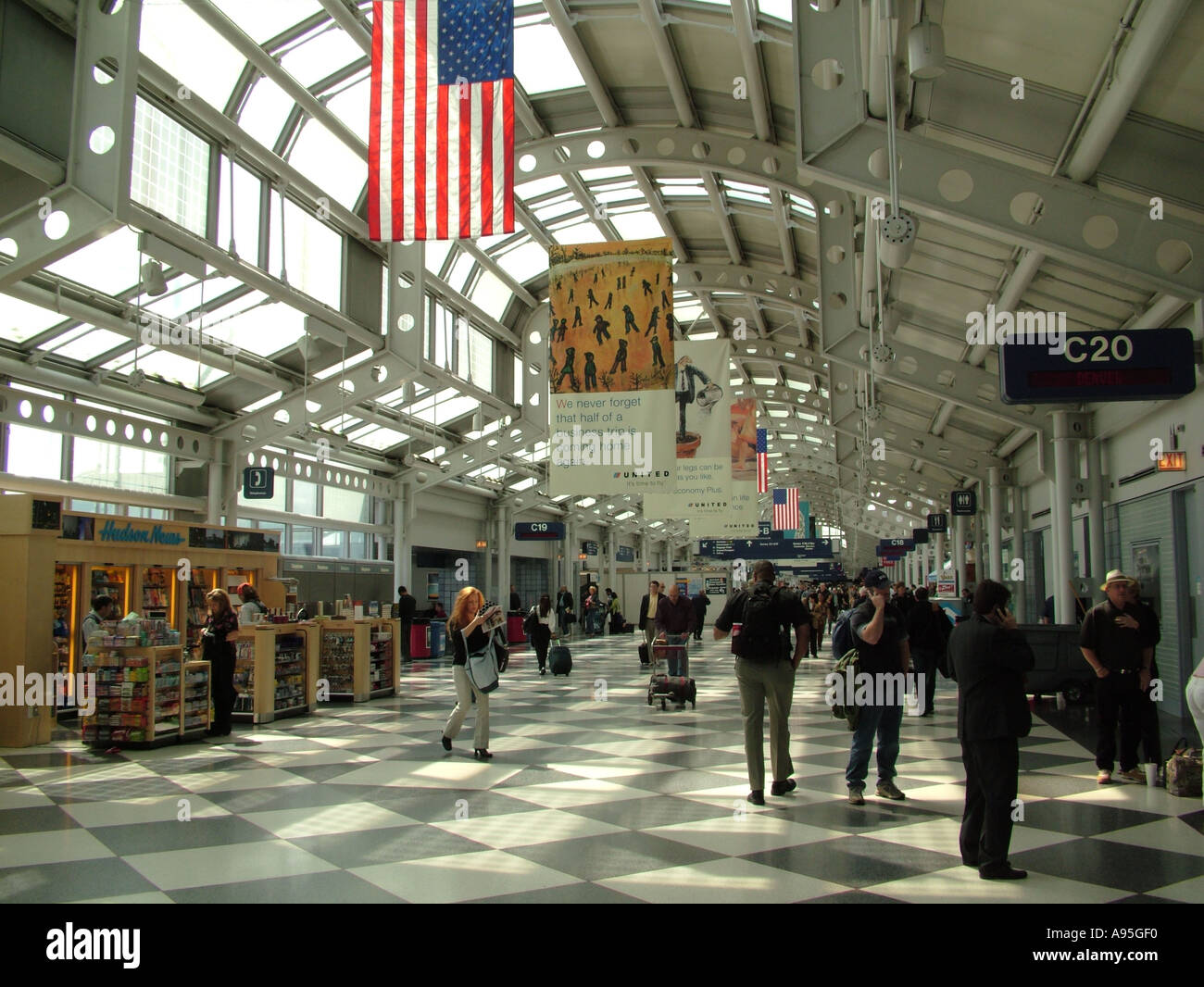 Chicago and north western terminal hi-res stock photography and images ...