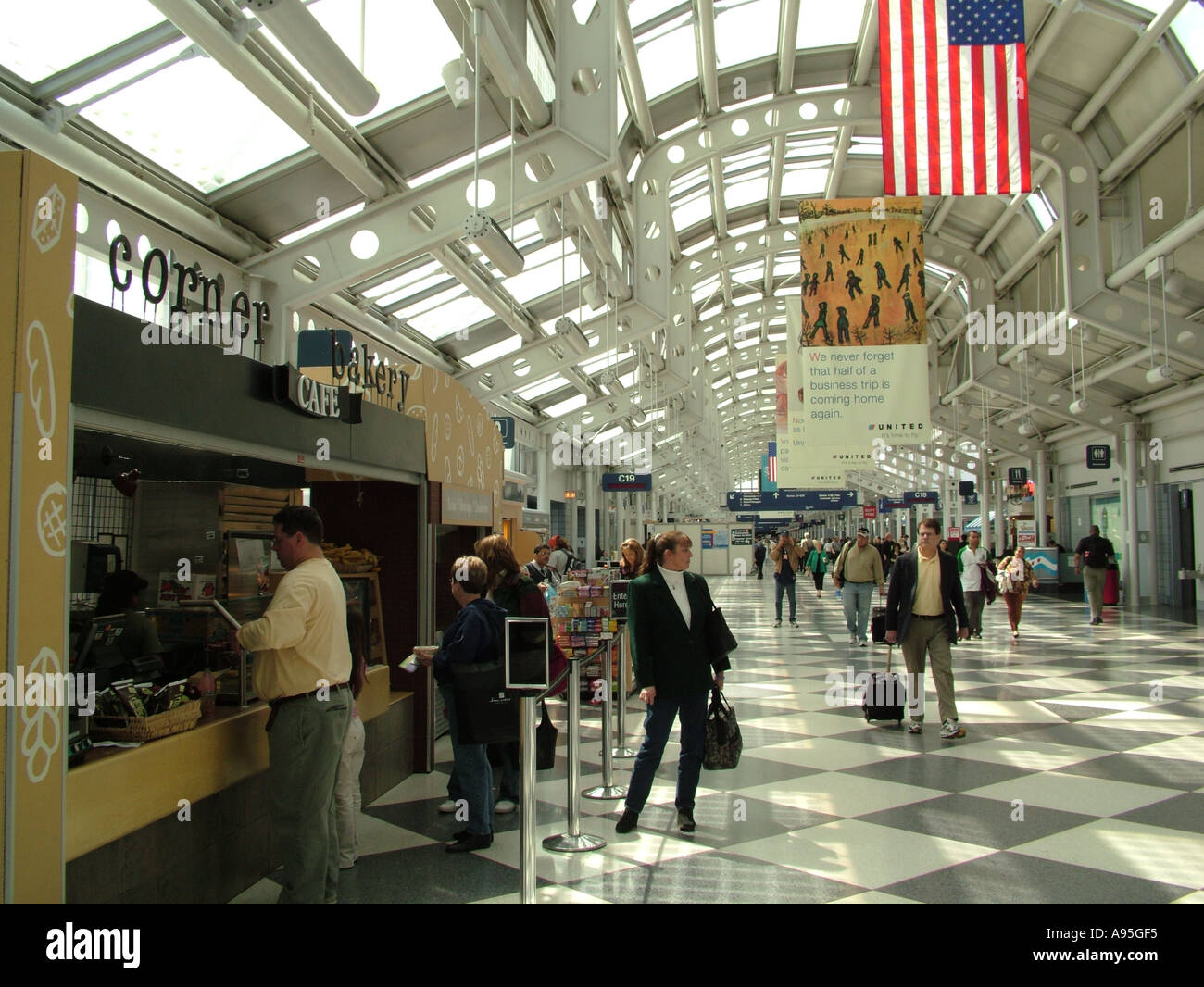 Chicago and north western terminal hi-res stock photography and images ...