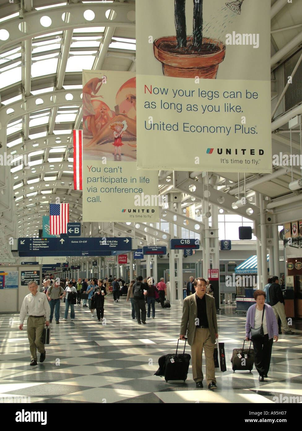 Chicago and north western terminal hi-res stock photography and images ...