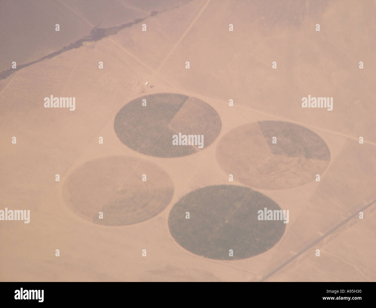 Four circular fields hi-res stock photography and images - Alamy