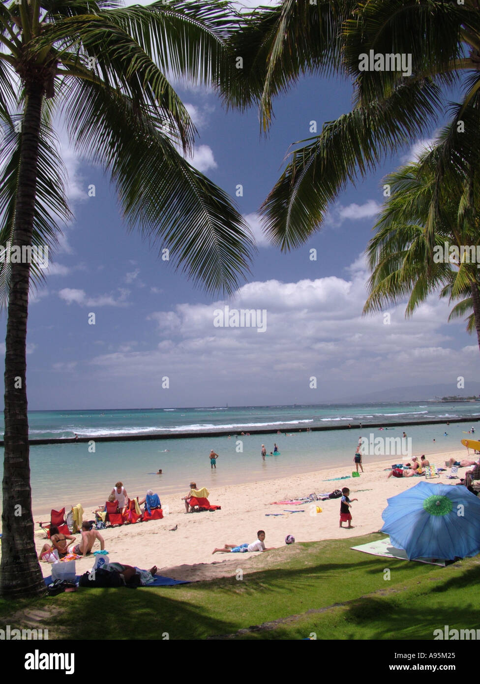 Kuhio beach park honolulu hi-res stock photography and images - Alamy