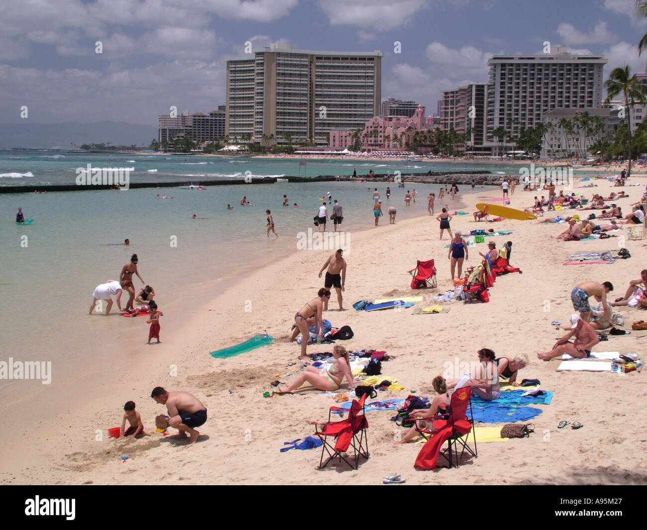 Kuhio beach park honolulu hi-res stock photography and images - Alamy