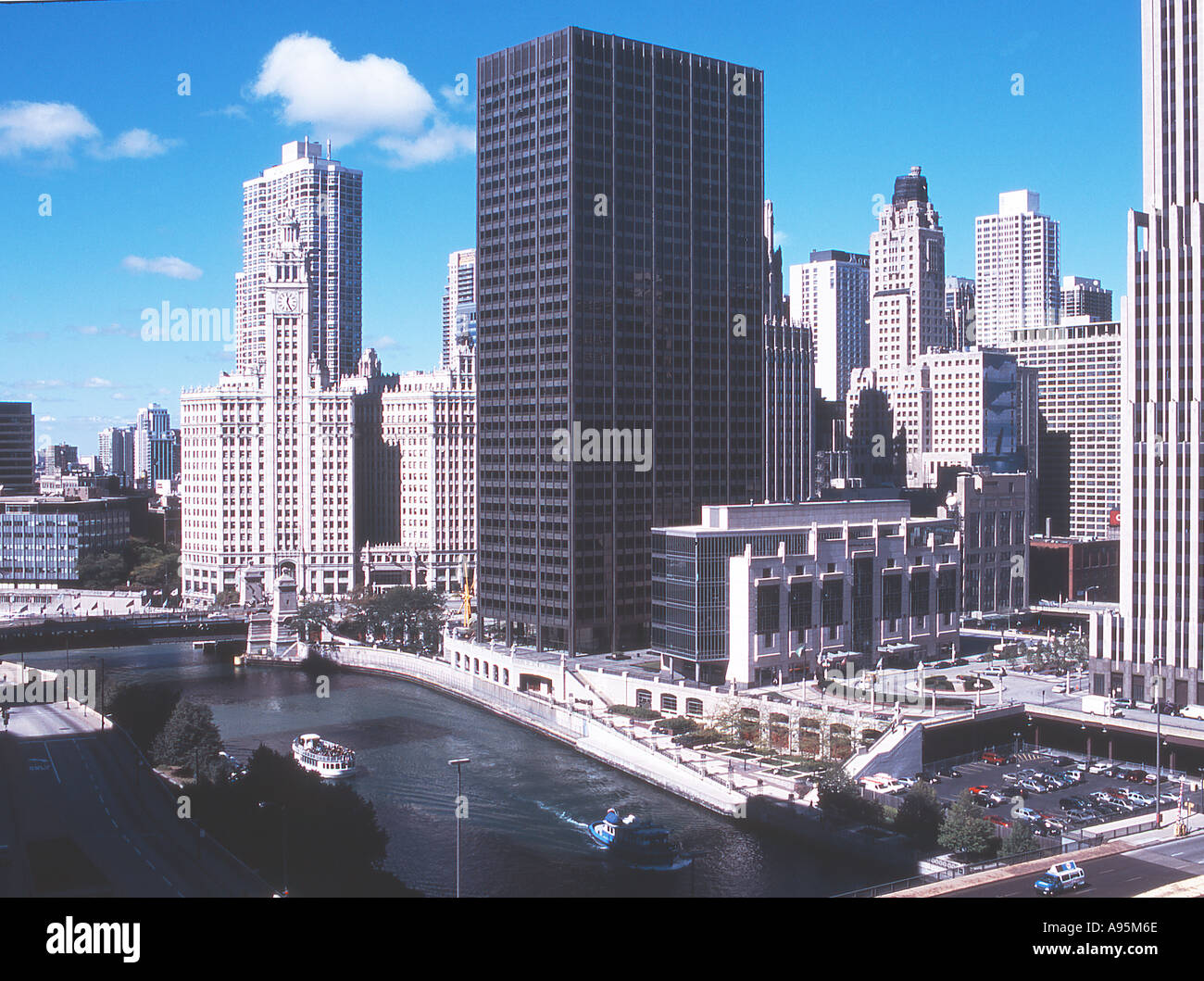 East Chicago river in downtown Chicago facing inland from Lake Michigan ...