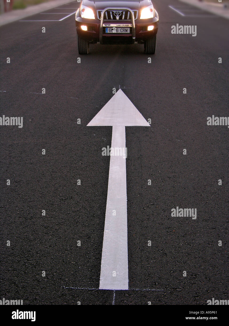 Car road sign hi-res stock photography and images - Alamy