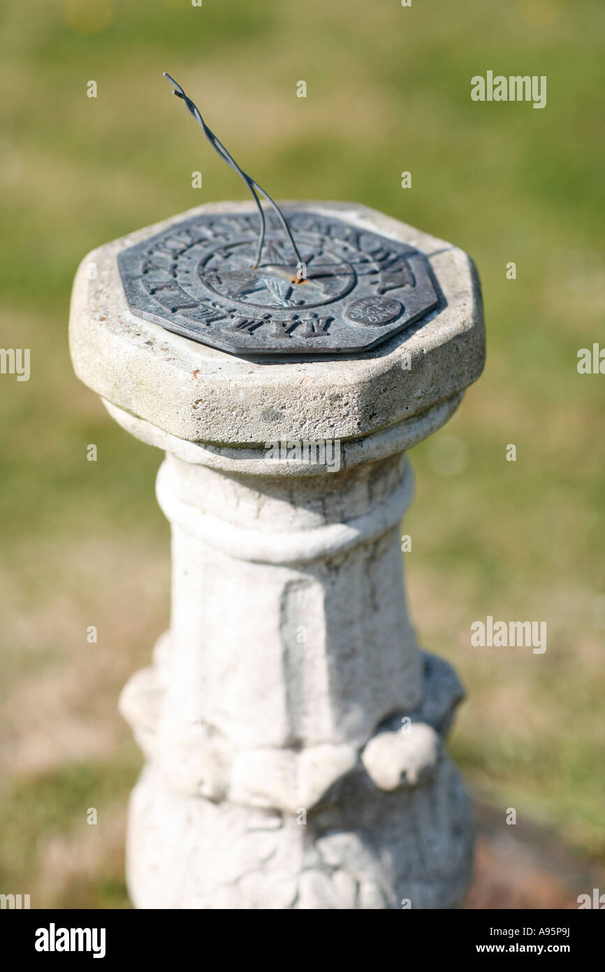 Sundial time clock hi-res stock photography and images - Alamy