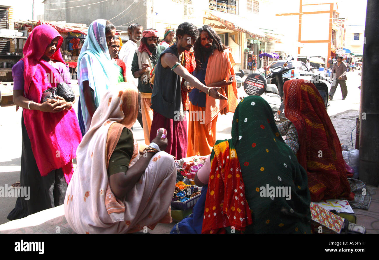 Kutch shawl hi-res stock photography and images - Alamy