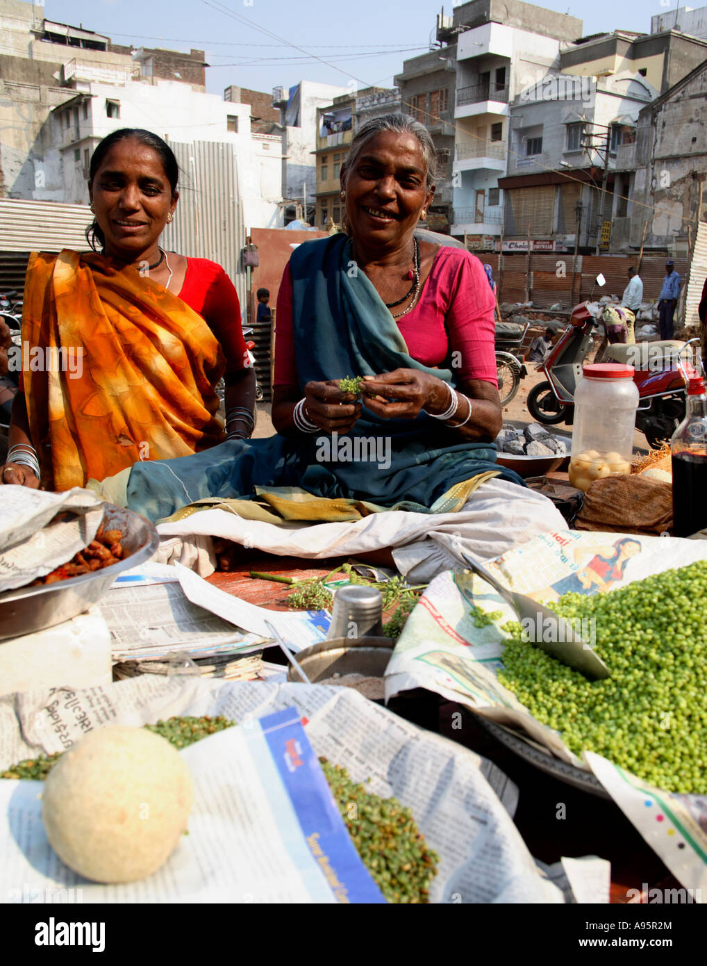 Indian stall holders hi-res stock photography and images - Alamy