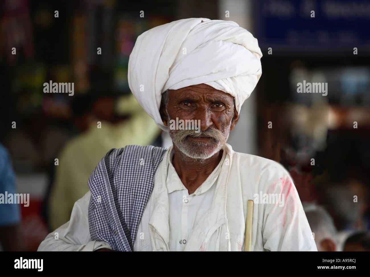 Rabari costume hi-res stock photography and images - Alamy