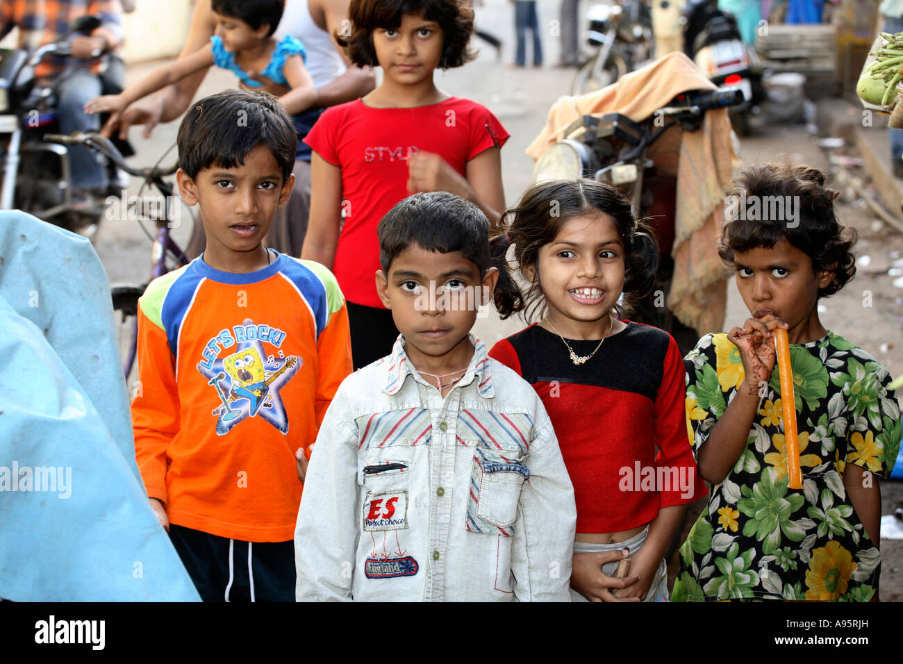 Group photo happy indian family hi-res stock photography and images - Alamy