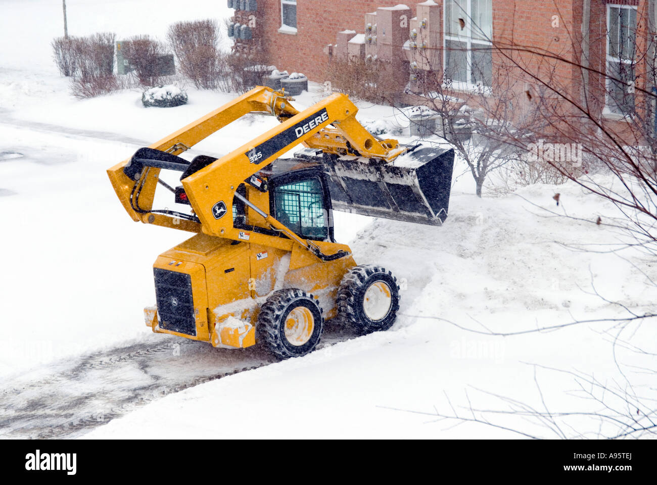 Small piles of snow hi-res stock photography and images - Alamy