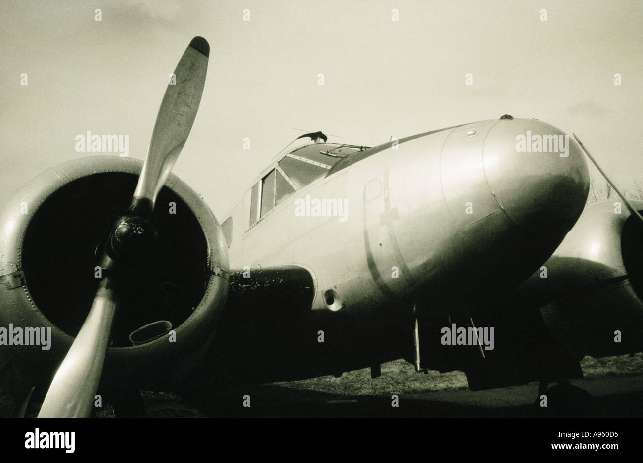 Vintage twin engine plane Stock Photo - Alamy