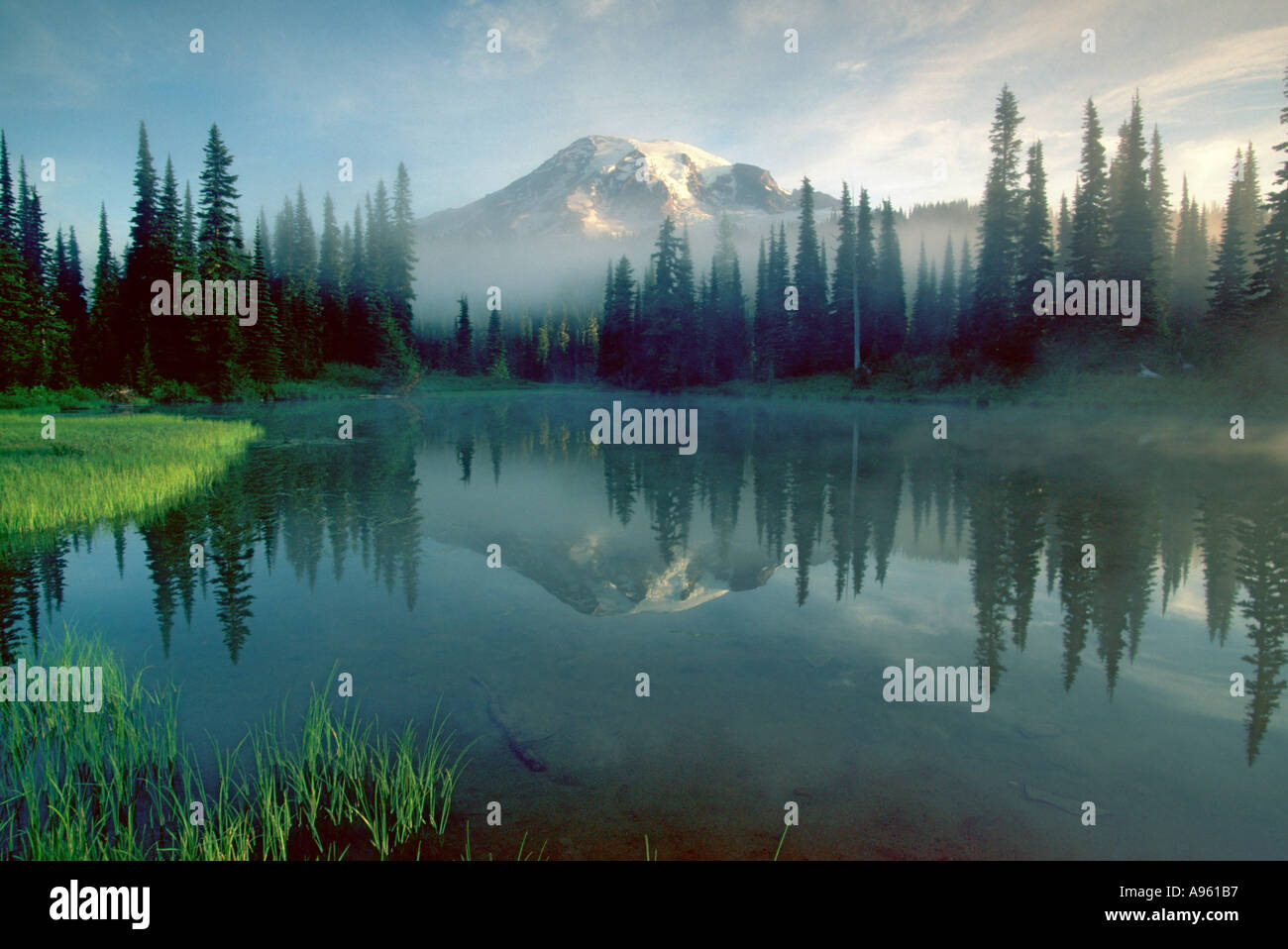 Mt Rainier reflected in Reflection Lakes Stock Photo - Alamy