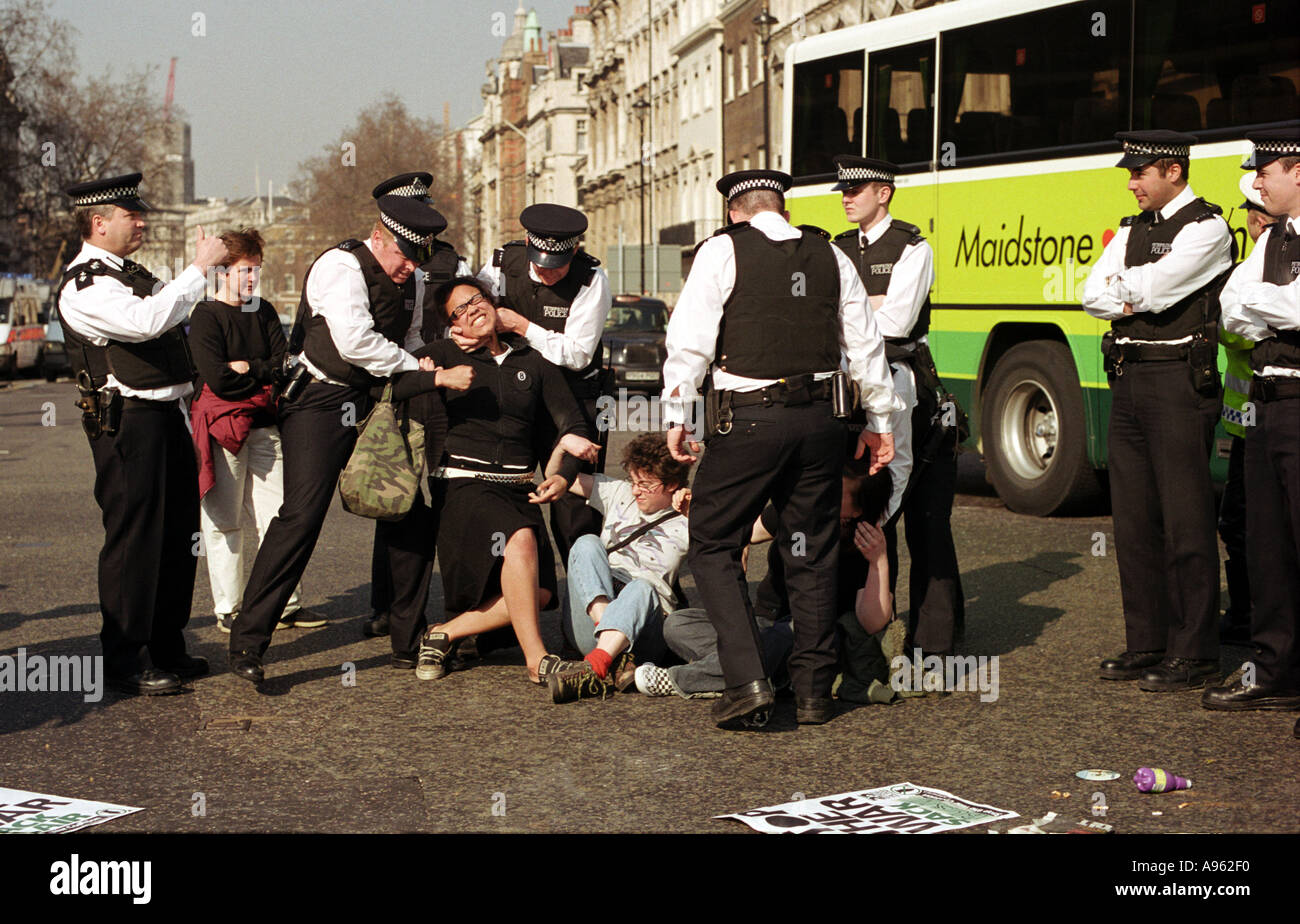 Girls protesting against war hi-res stock photography and images - Alamy