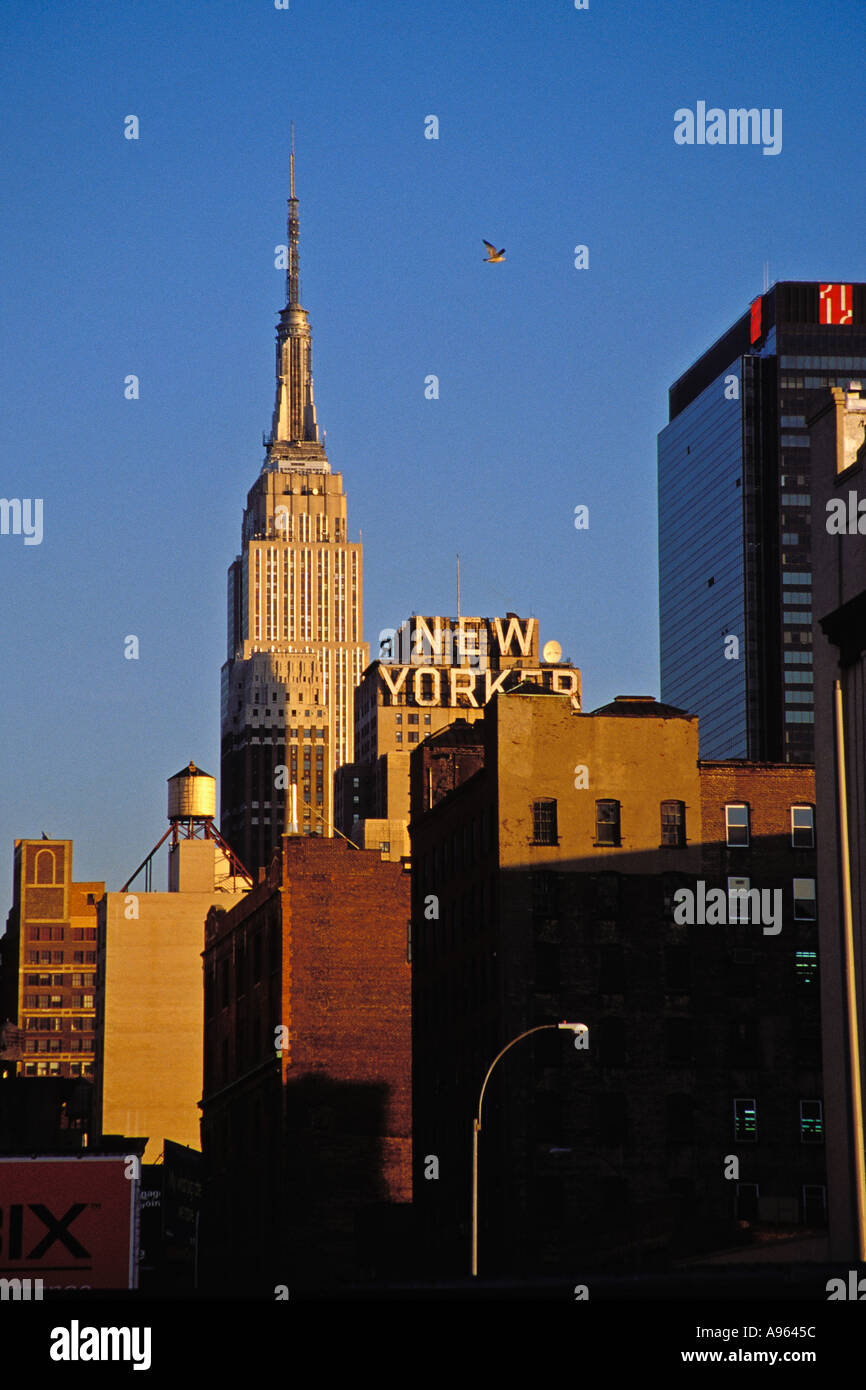The new yorker magazine hi-res stock photography and images - Alamy