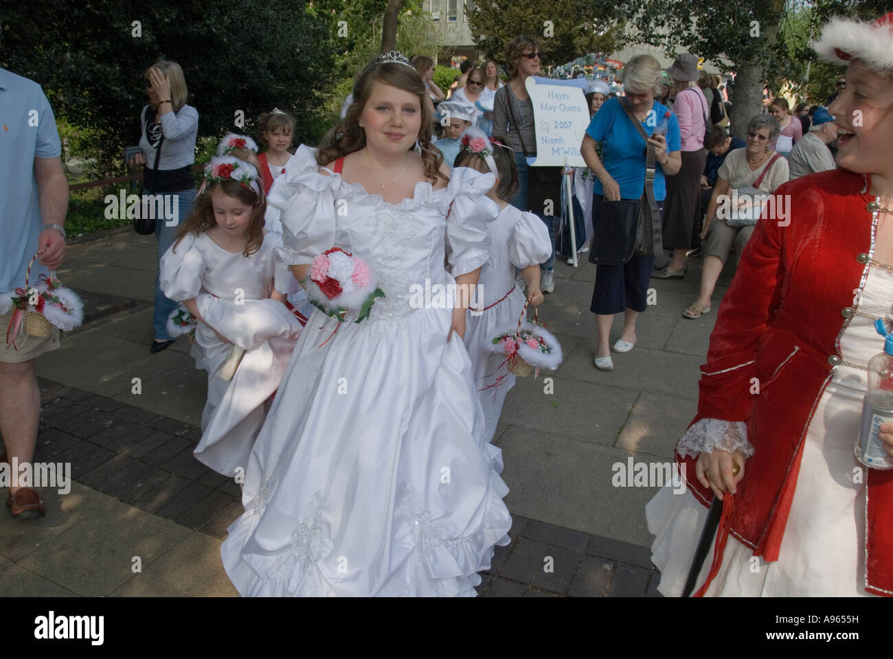 May Queens and their retinues from the Bromley area process through the ...