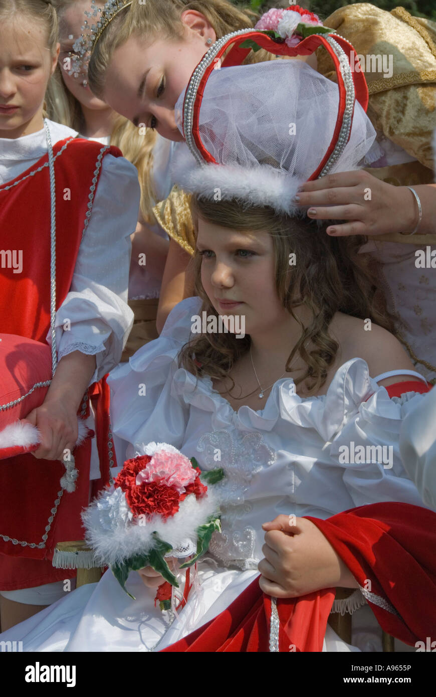 The 2007 London May Queen crowns the Shortlands May Queen at a ceremony ...