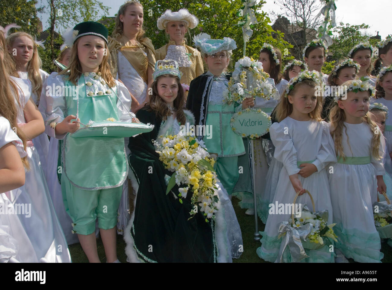 Hayes Common May Queen and Attendants at the Crowning Ceremony in ...