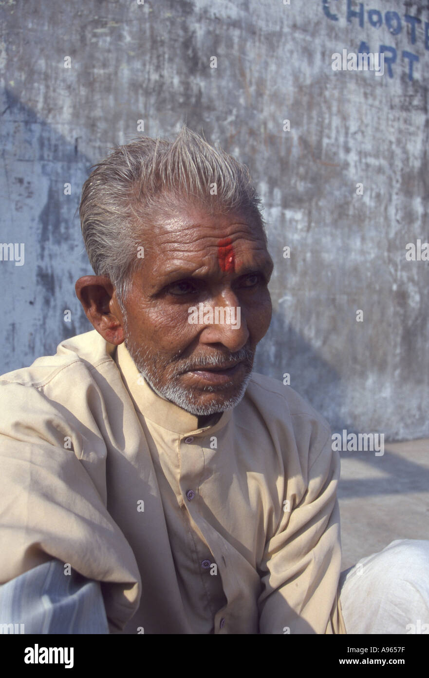 India bihar face faces man men old patna people Stock Photo - Alamy