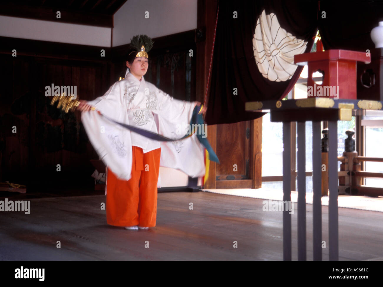 Shrine maiden dancing at Fushimi Inari Shrine Festival Kyoto Japan ...