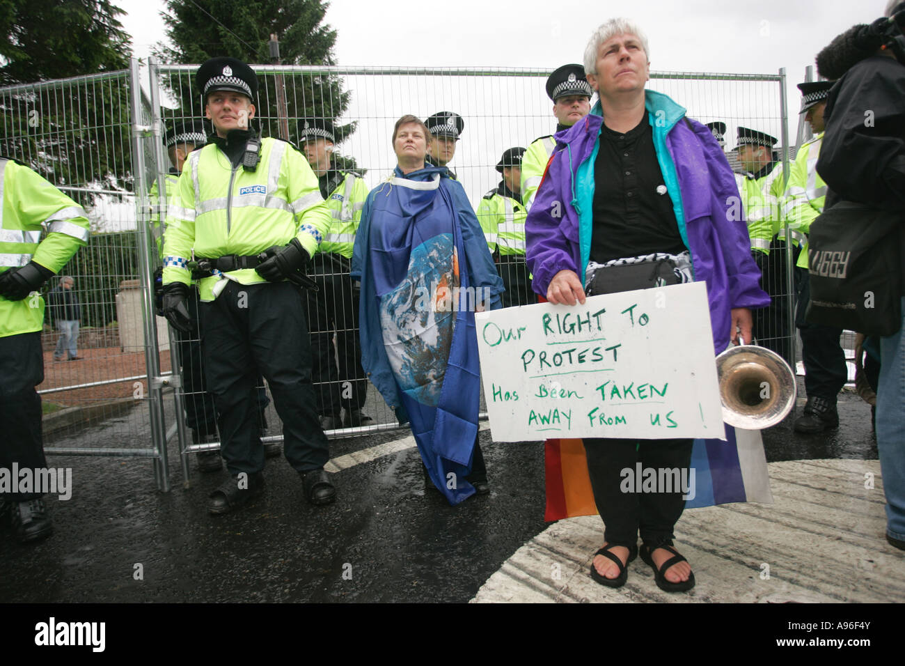 Protesters at the G8 protest Gleneagles 2005 Stock Photo - Alamy