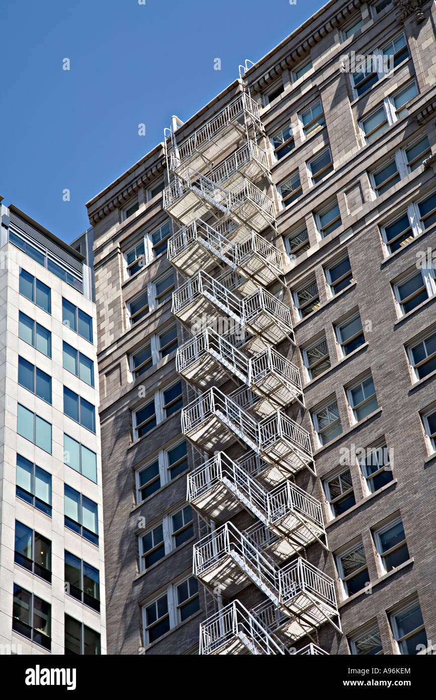 Outside fire escape stairs hi-res stock photography and images - Alamy